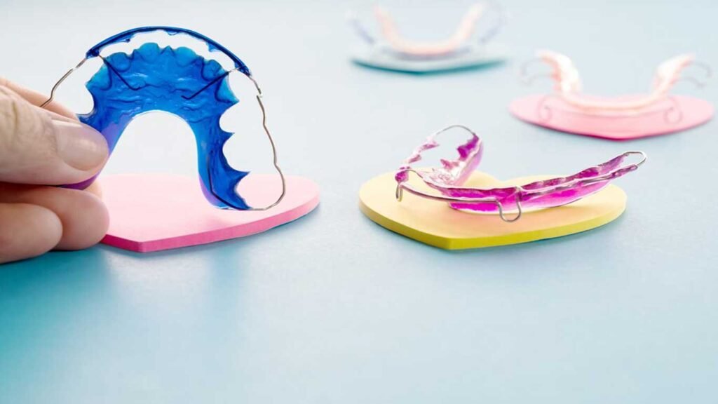 Plastic Vs. Metal Retainers: Which One Is Better?